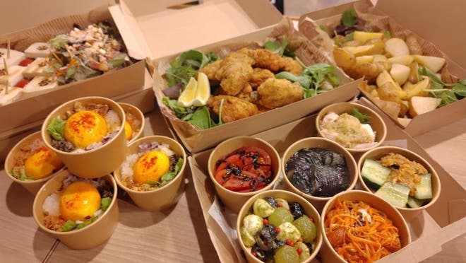 梅田駅近くの無料貸出Barの写真15