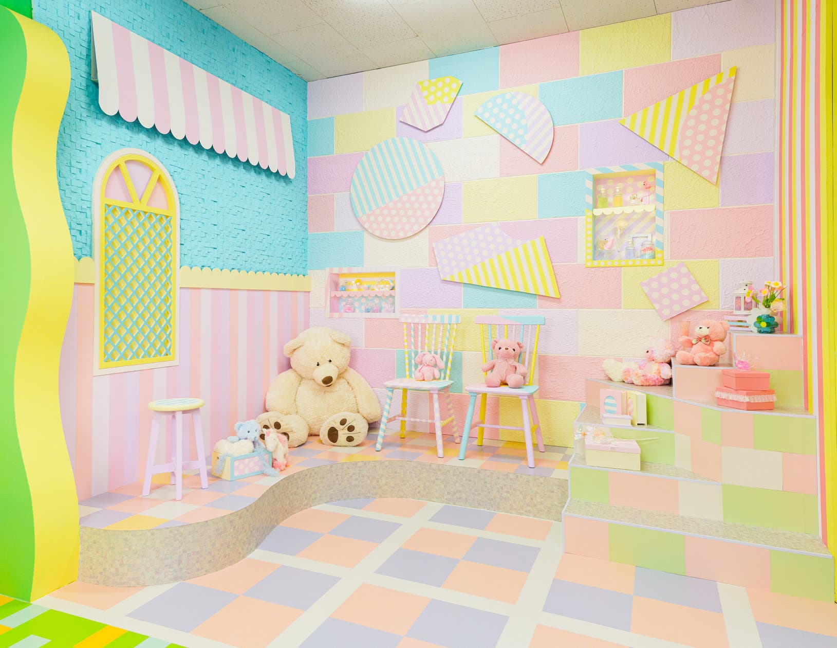 【スウィートスタジオ】ポップでスイートな7色！アイドル撮影にピッタリ！ダンス可能！ハウススタジオ TVや雑誌の撮影実績多数！の写真1