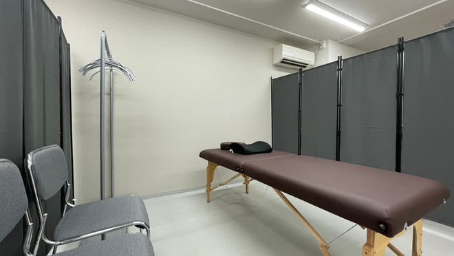 ◇◆オープンセール実施中◆◇1階・店舗で視認性抜群★岡山駅徒歩3分★24時間営業★ゆったり12名★wi-fi完備★55型モニターの写真16