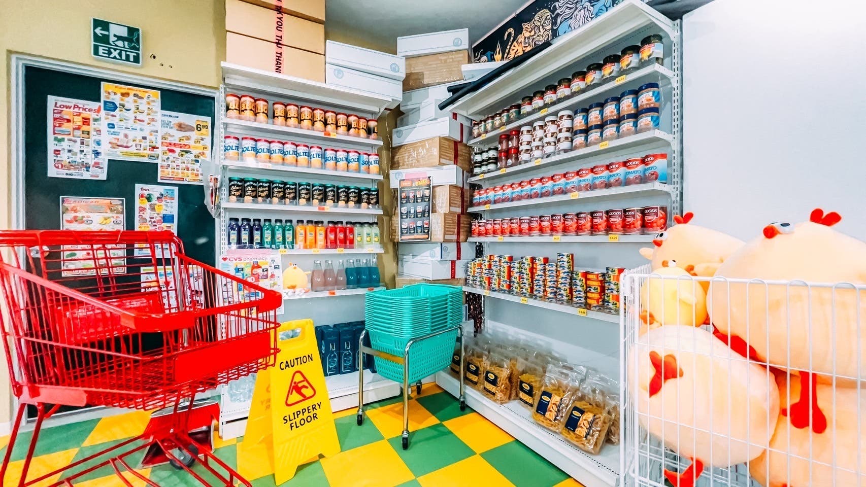 駅近徒歩5分！大阪と神戸の間に出来たアメリカンポップな撮影スタジオ！巨大ソフトクリームなどオリジナルオブジェがあります！の写真3