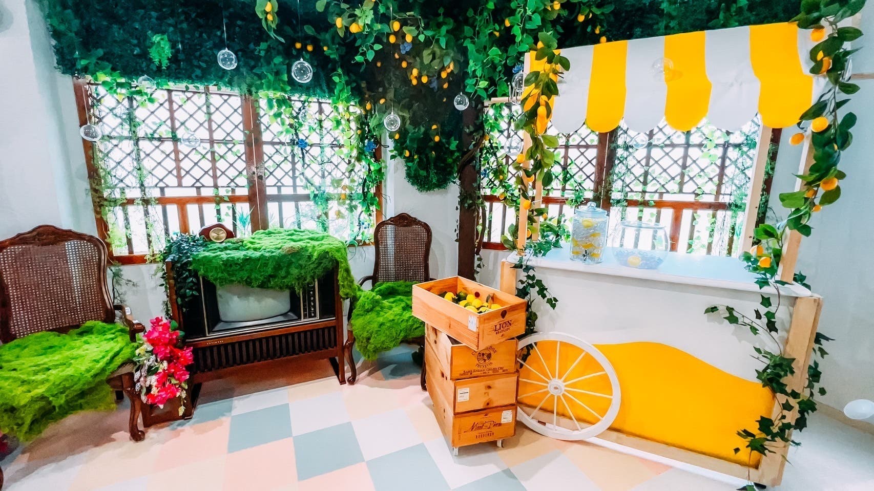 駅近徒歩5分！大阪と神戸の間に出来たアメリカンポップな撮影スタジオ！巨大ソフトクリームなどオリジナルオブジェがあります！の写真4