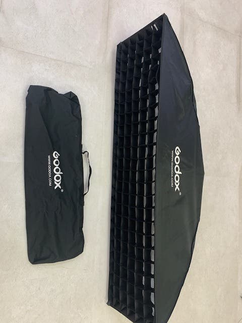 【高級ショップ空間】天井3ｍ｜自然光｜撮影機材無料｜ディスプレイ棚｜ハンガーラック｜フィッティング｜ダンスミラーの写真18