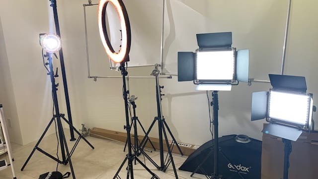 【高級ショップ空間】天井3m|自然光|撮影機材無料|ディスプレイ棚|ハンガーラック|フィッティング|ダンスミラーの写真14