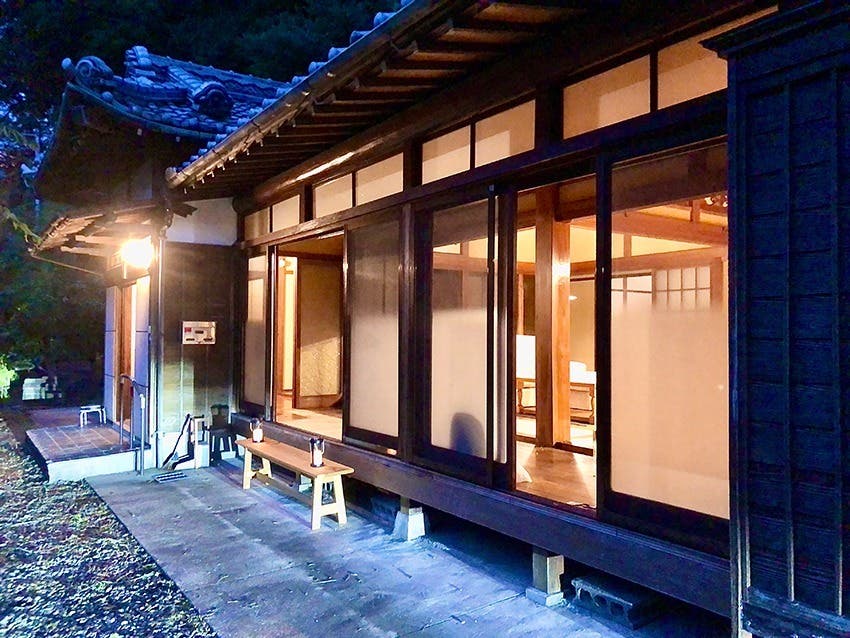 敷地250坪一棟貸し「伝統的入母屋造りの平屋古民家と現代的インテリアの融合」の写真10