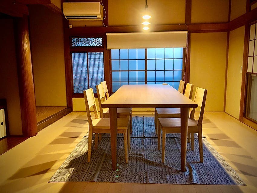 敷地250坪一棟貸し「伝統的入母屋造りの平屋古民家と現代的インテリアの融合」の写真3