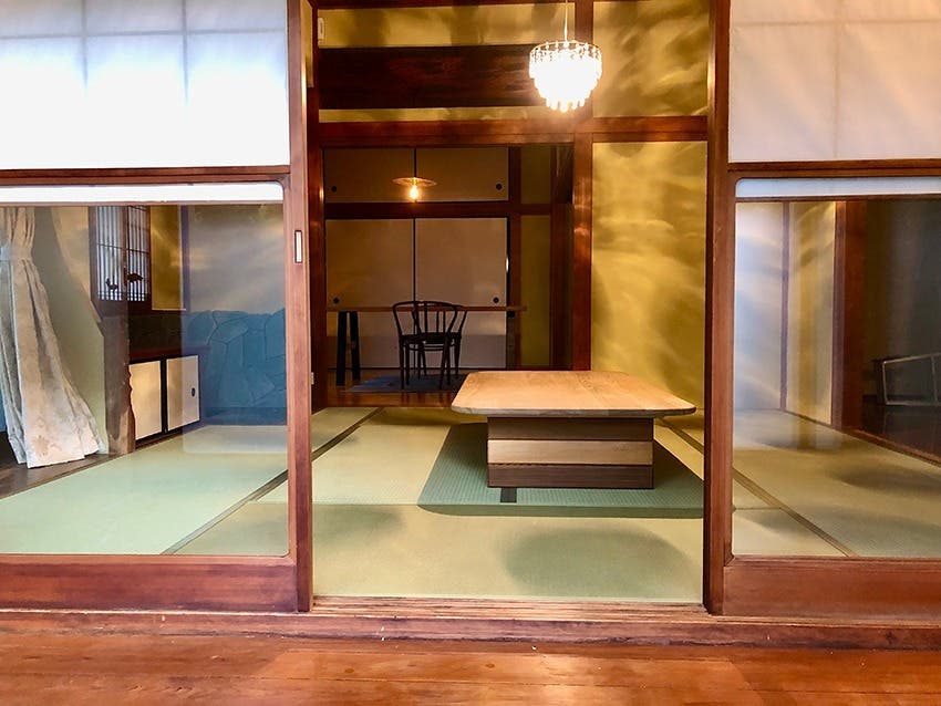 敷地250坪一棟貸し「伝統的入母屋造りの平屋古民家と現代的インテリアの融合」の写真4
