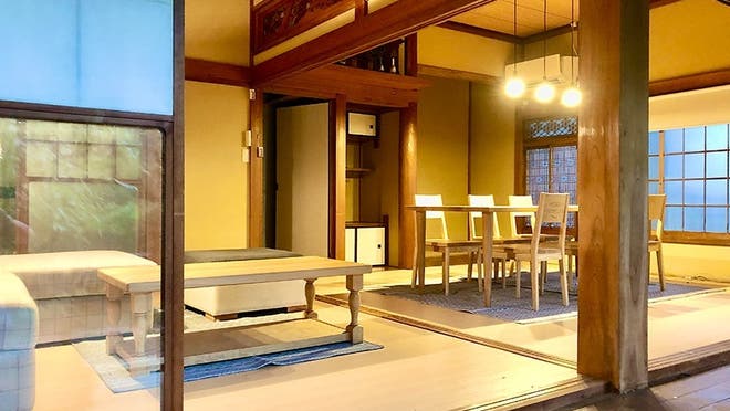 敷地250坪一棟貸し「伝統的入母屋造りの平屋古民家と現代的インテリアの融合」の写真1