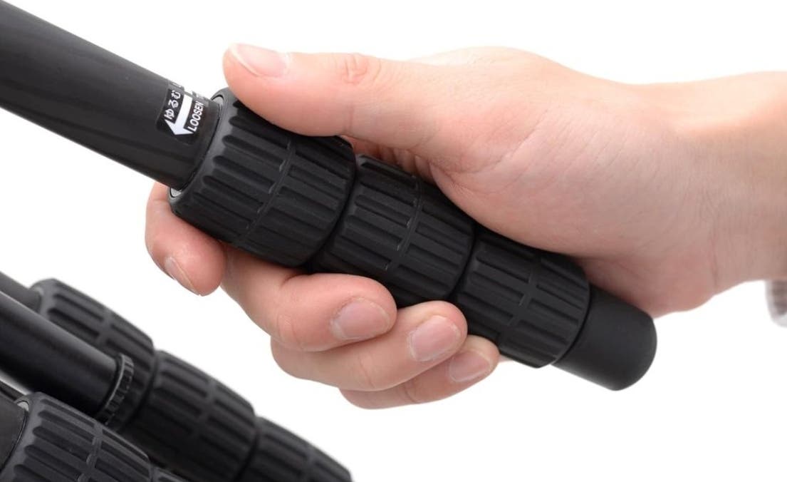 写真三脚 4段 小型 カーボンの画像2