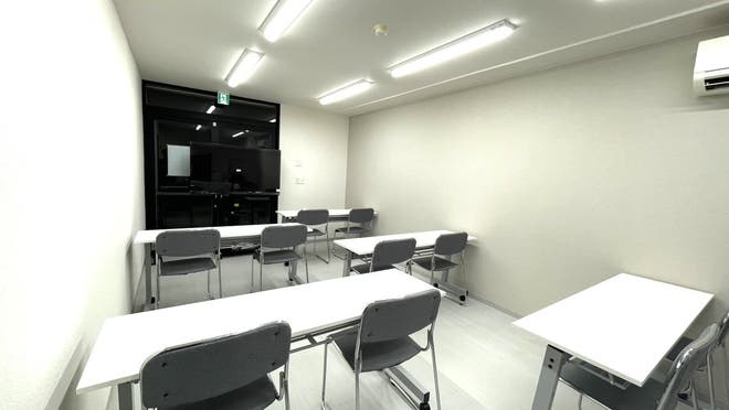 ◇◆オープンセール実施中◆◇1階・店舗で視認性抜群★岡山駅徒歩3分★24時間営業★ゆったり12名★wi-fi完備★55型モニターの写真9