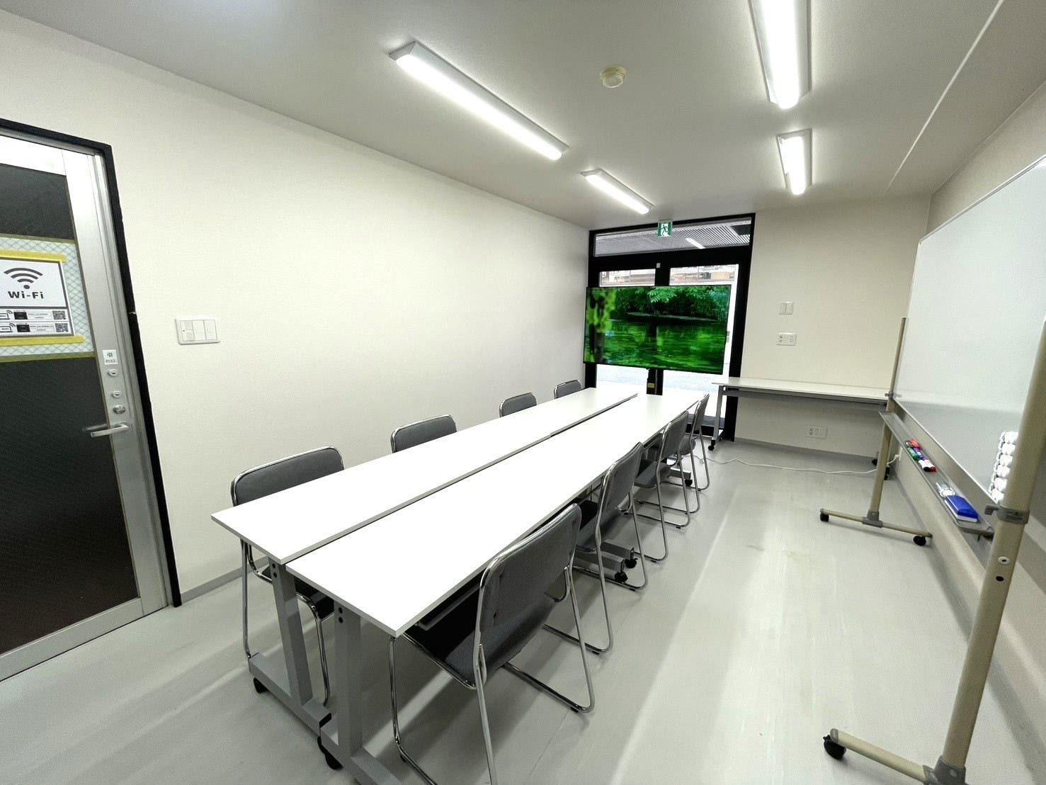 ◇◆改装済でキレイ・広い◆◇１階・店舗で視認性抜群★岡山駅徒歩3分★24時間営業★ゆったり12名★wi-fi完備★55型モニターの写真11