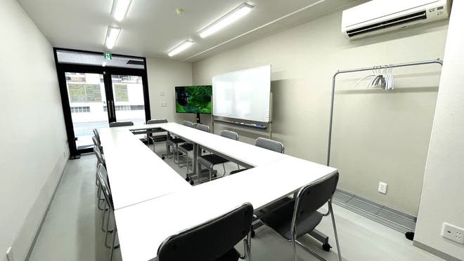 ◇◆オープンセール実施中◆◇1階・店舗で視認性抜群★岡山駅徒歩3分★24時間営業★ゆったり12名★wi-fi完備★55型モニターの写真4