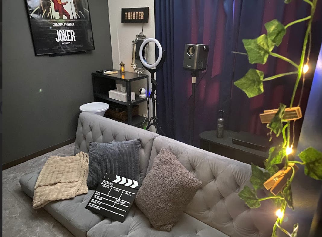 ぬくぬく🥰こたつ&クリスマス🎄ツリー装飾のお部屋でパーティー🎂✨🎞️まったりおうちデート😘✨コスプレ・推し活・動画配信の写真22