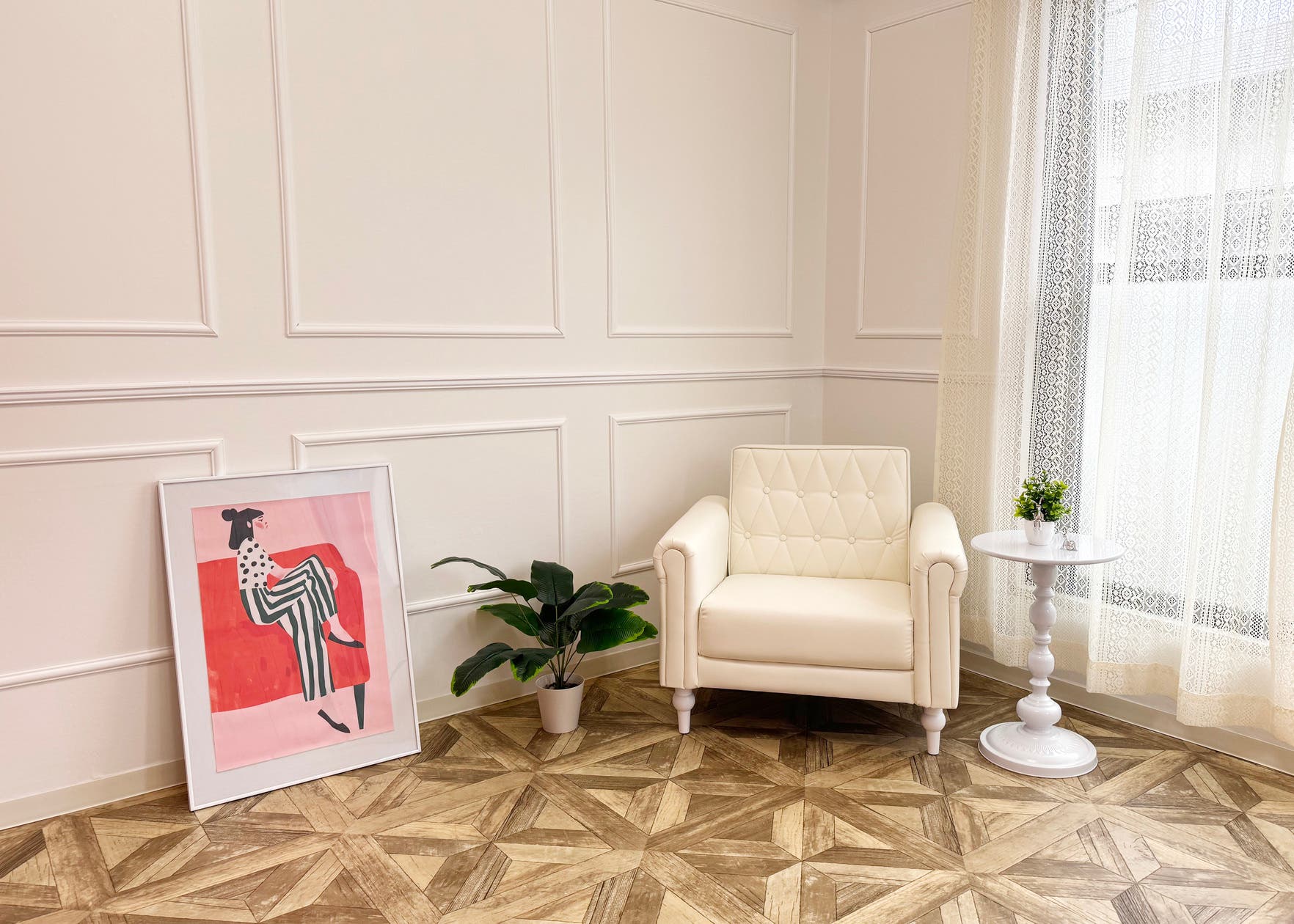 【渋谷・三軒茶屋エリア】駅チカ・自然光たっぷり白壁×バラ背景撮影スタジオ｜ポートレート・ファッション・商品・SNS撮影の写真5