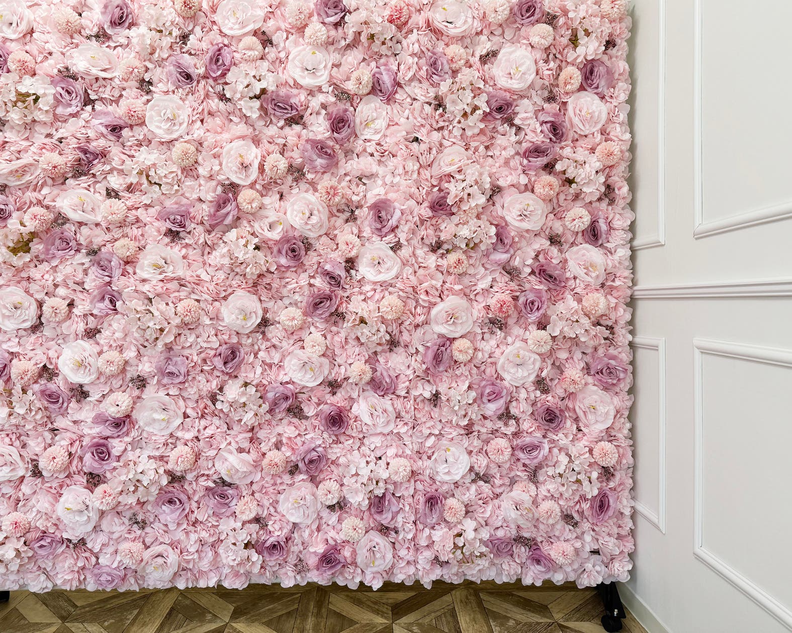 【渋谷・三軒茶屋エリア】駅チカ・自然光たっぷり白壁×バラ背景撮影スタジオ｜ポートレート・ファッション・商品・SNS撮影の写真7