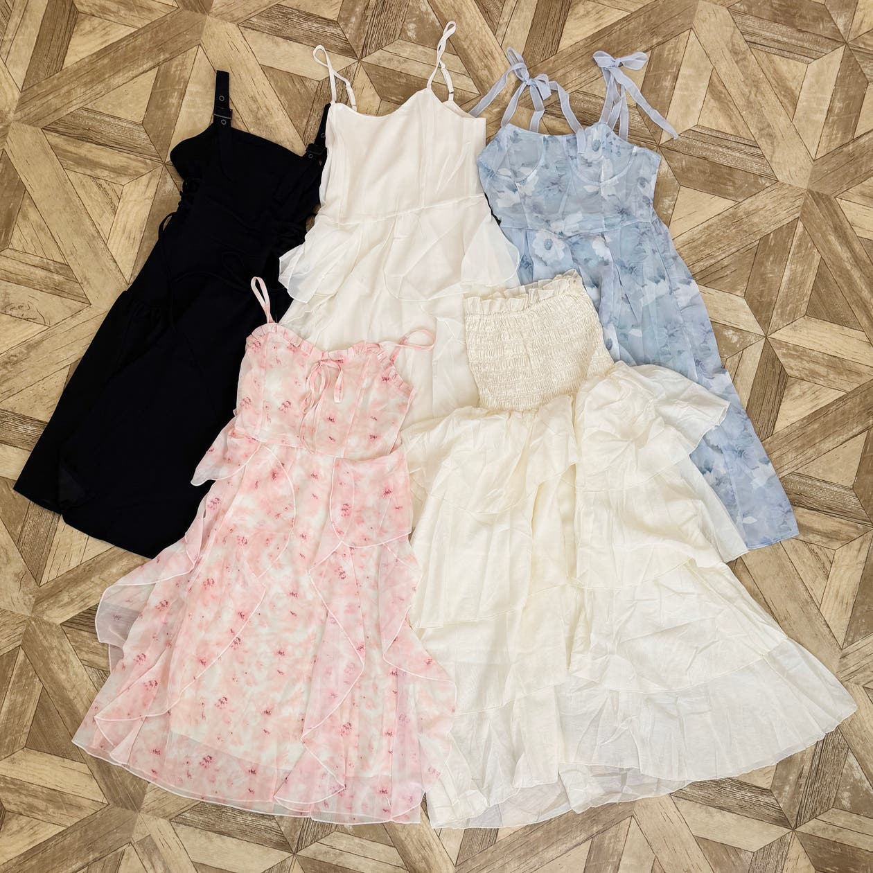 【渋谷・三軒茶屋エリア】駅チカ・自然光たっぷり白壁×バラ背景撮影スタジオ｜ポートレート・ファッション・商品・SNS撮影の写真17