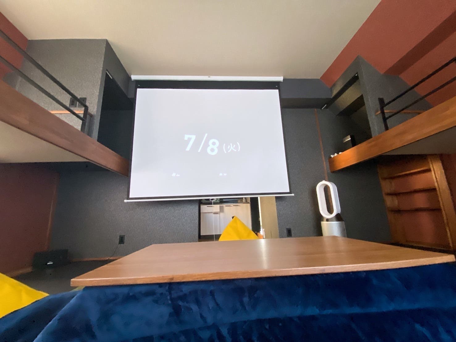 こたつで100incプロジェクターの秘密シネマルーム🎬映画デート・女子会の写真4