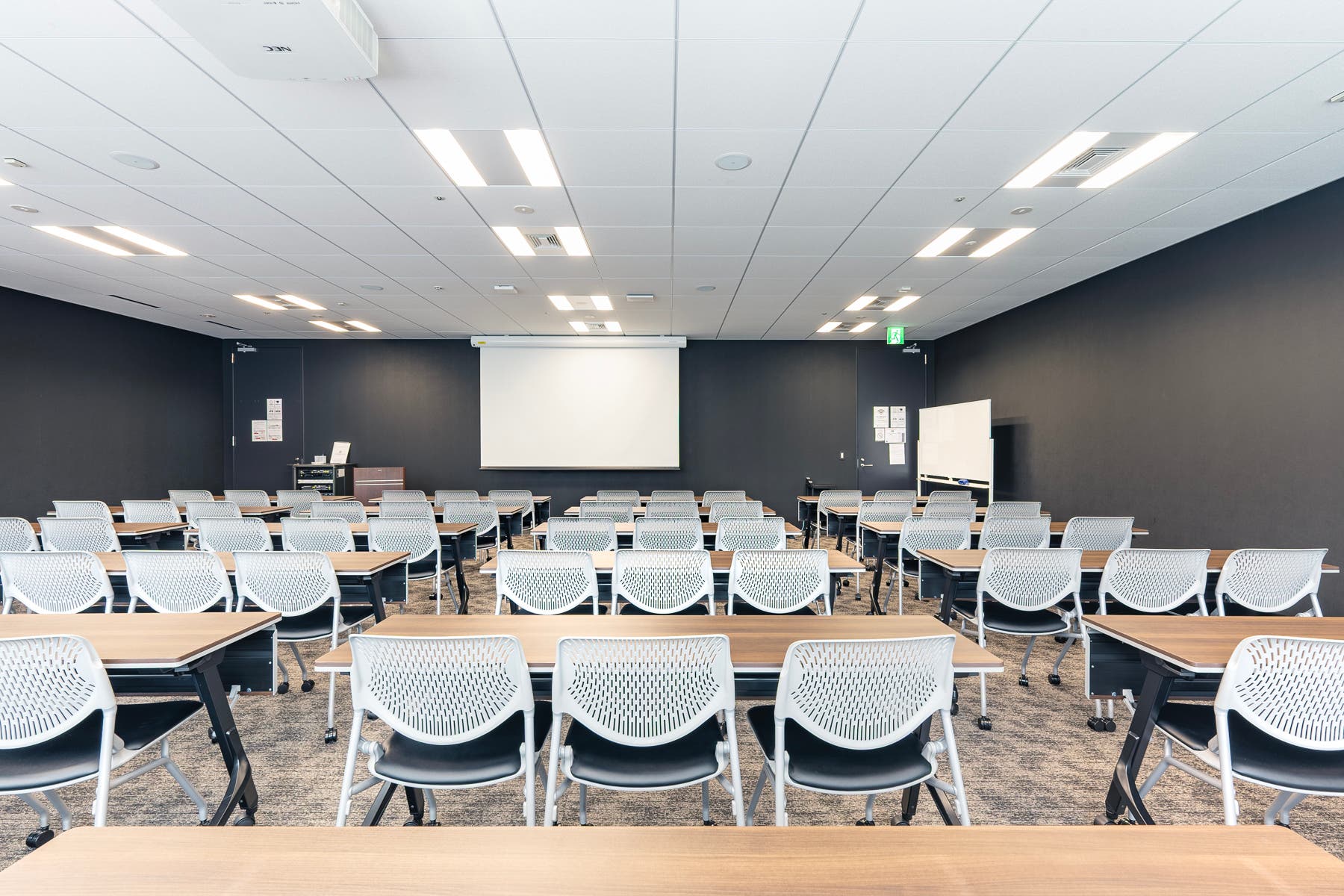 スペモ/新橋駅近徒歩4分/会議/セミナー/講演会/モニター完備/784_CROSSCOOP新橋の写真6