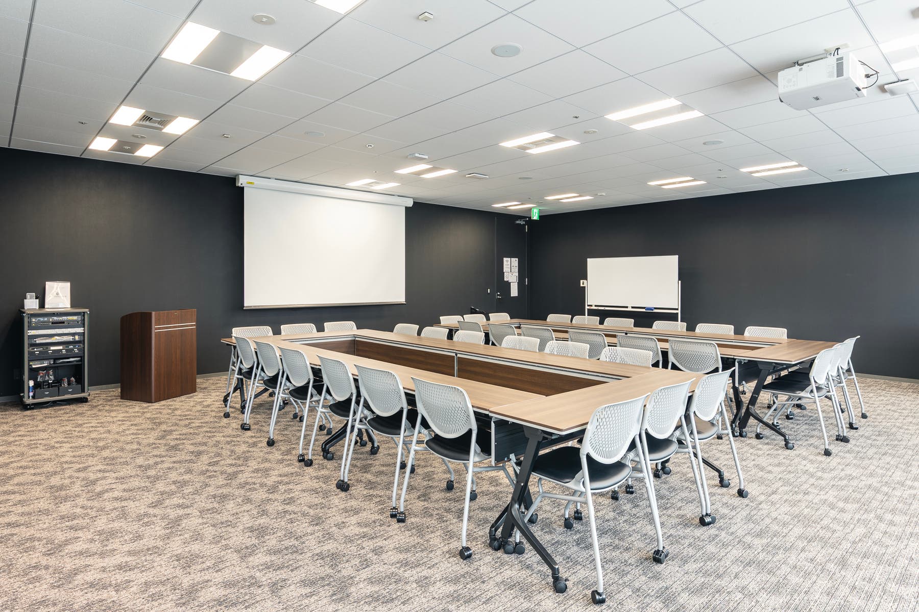 スペモ/新橋駅近徒歩4分/会議/セミナー/講演会/モニター完備/784_CROSSCOOP新橋の写真18