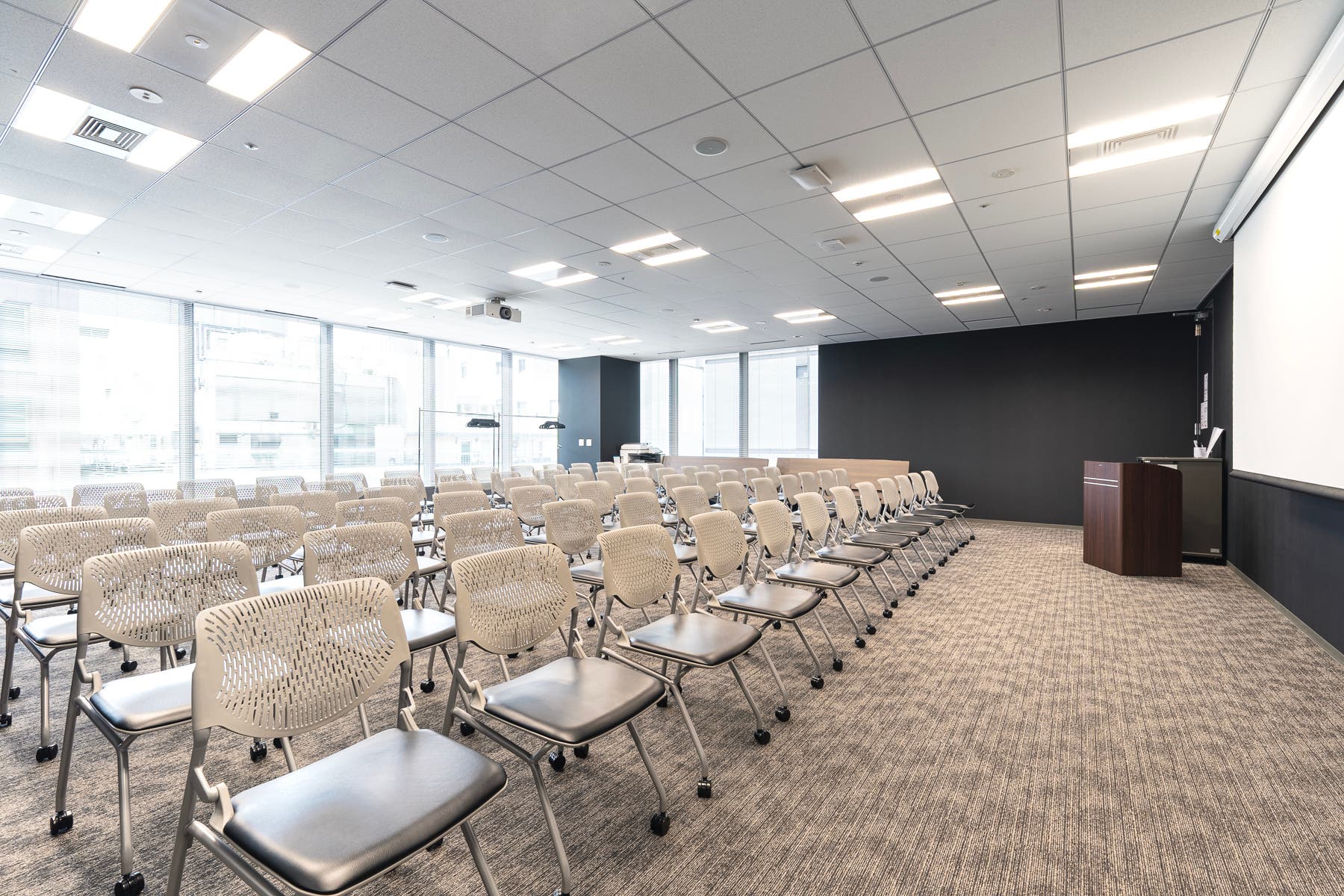 スペモ/新橋駅近徒歩4分/会議/セミナー/講演会/モニター完備/784_CROSSCOOP新橋の写真16