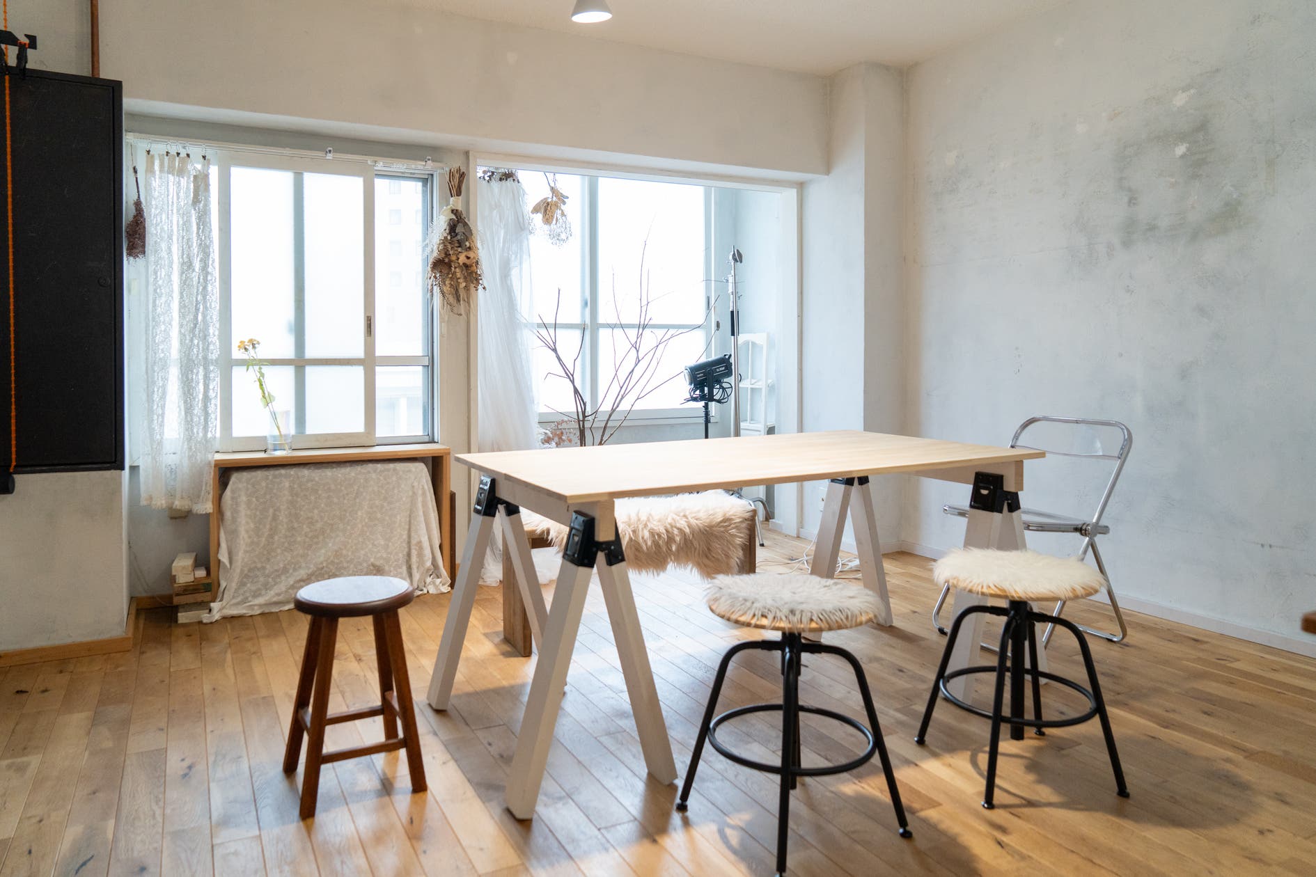 2026年1月末までレンタルスペースオープン特別価格！！中島公園すぐ｜自然光と木の温もりを感じるナチュラルレンタルスタジオの写真9