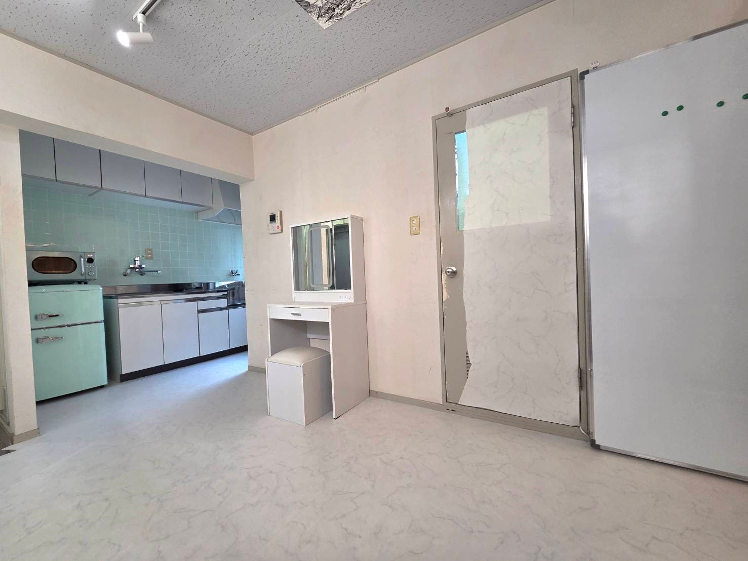 🎄クリスマス🎄3号店 ✨西新宿駅1分おしゃれ会議室/アンティーク/70Vモニター/Wi-Fi/ボードゲーム/撮影/交流会の写真26