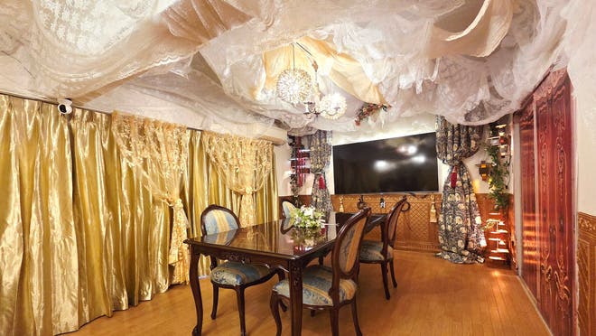 3号店 OPENセール中✨西新宿駅1分おしゃれ会議室/アンティーク/70Vモニター/Wi-Fi/ボードゲーム/撮影/交流会の写真1