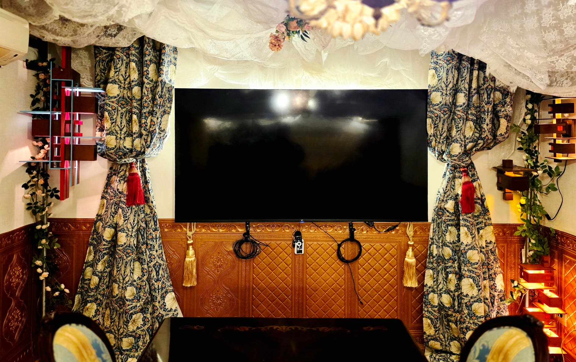 🎄クリスマス🎄3号店 ✨西新宿駅1分おしゃれ会議室/アンティーク/70Vモニター/Wi-Fi/ボードゲーム/撮影/交流会の写真13