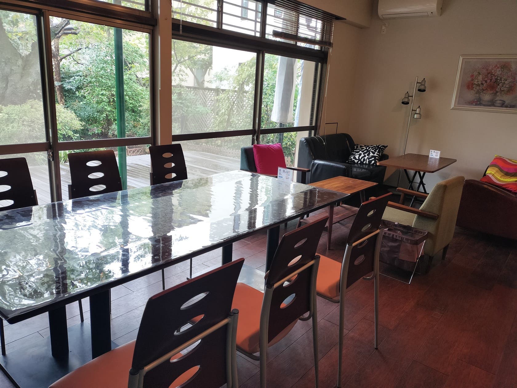 緑豊かな古民家カフェ京成八幡駅から徒歩5分の写真2