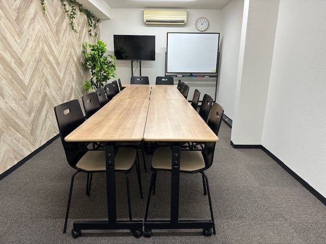 多目的スペース｜会議｜懇親会｜お着替え｜ライブの荷物置き｜推し活 - レンタルスペースLimone(リモーネ）新横浜の写真1