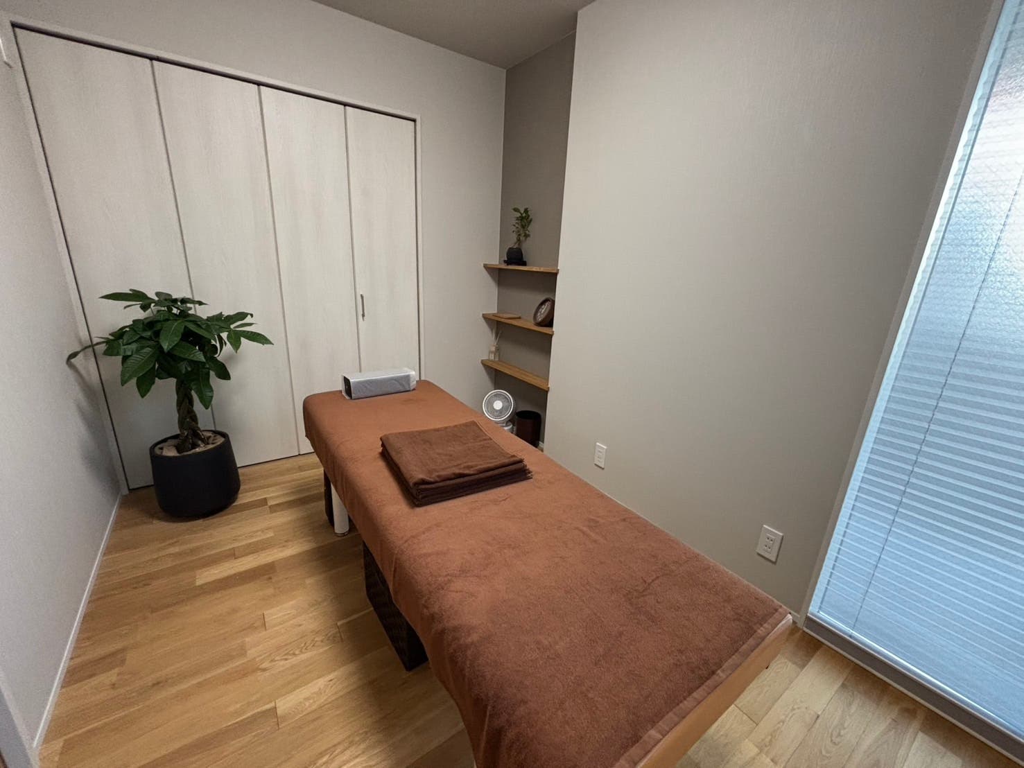 岡山駅西口から徒歩15分のサロンスペースの写真1