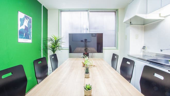 【蒲田駅2分!8名】綺麗な室内!WiFi・大型モニター・ホワイトボード全て無料!ふれあい貸し会議室 蒲田B-GreenAce1の写真2