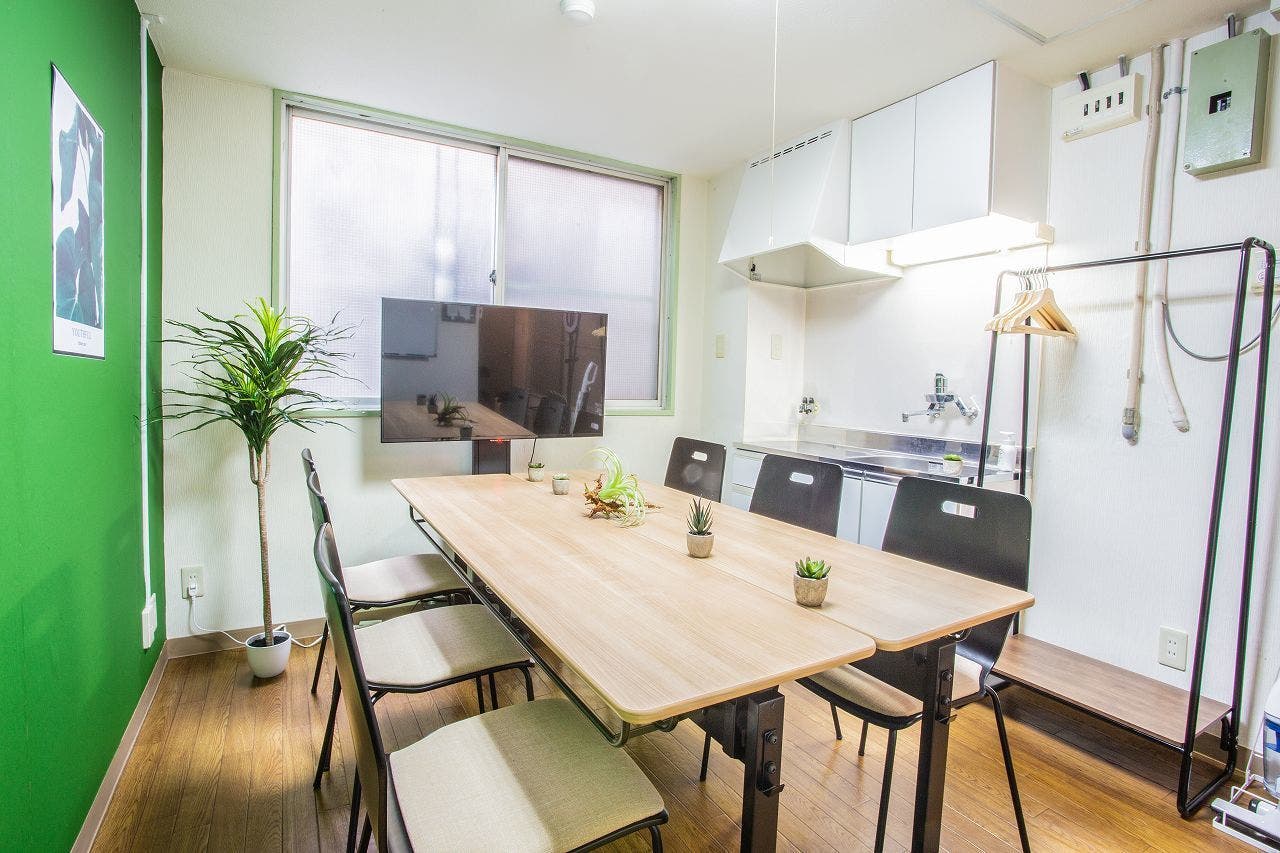 【蒲田駅2分！8名】綺麗な室内！WiFi・大型モニター・ホワイトボード全て無料！ふれあい貸し会議室 蒲田B-GreenAce1の写真3