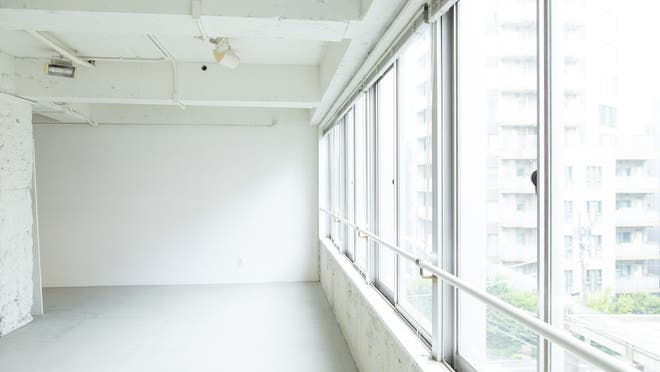 【恵比寿徒歩5分】ギャラリー、展示会等 フィッティングルーム有り、ラック貸し出し可能、白壁コンクリ床 76㎡ 4Fの写真2