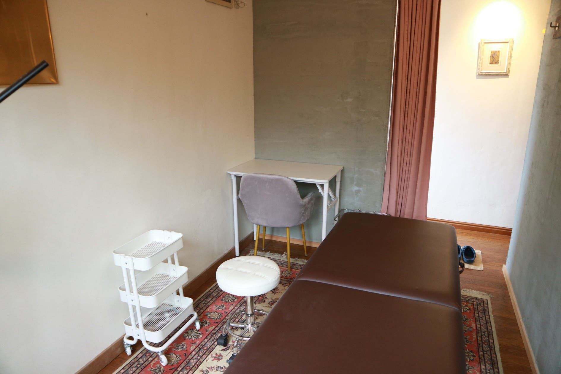 前橋インター近くのアクセス抜群、おしゃれサロンスペースの写真2