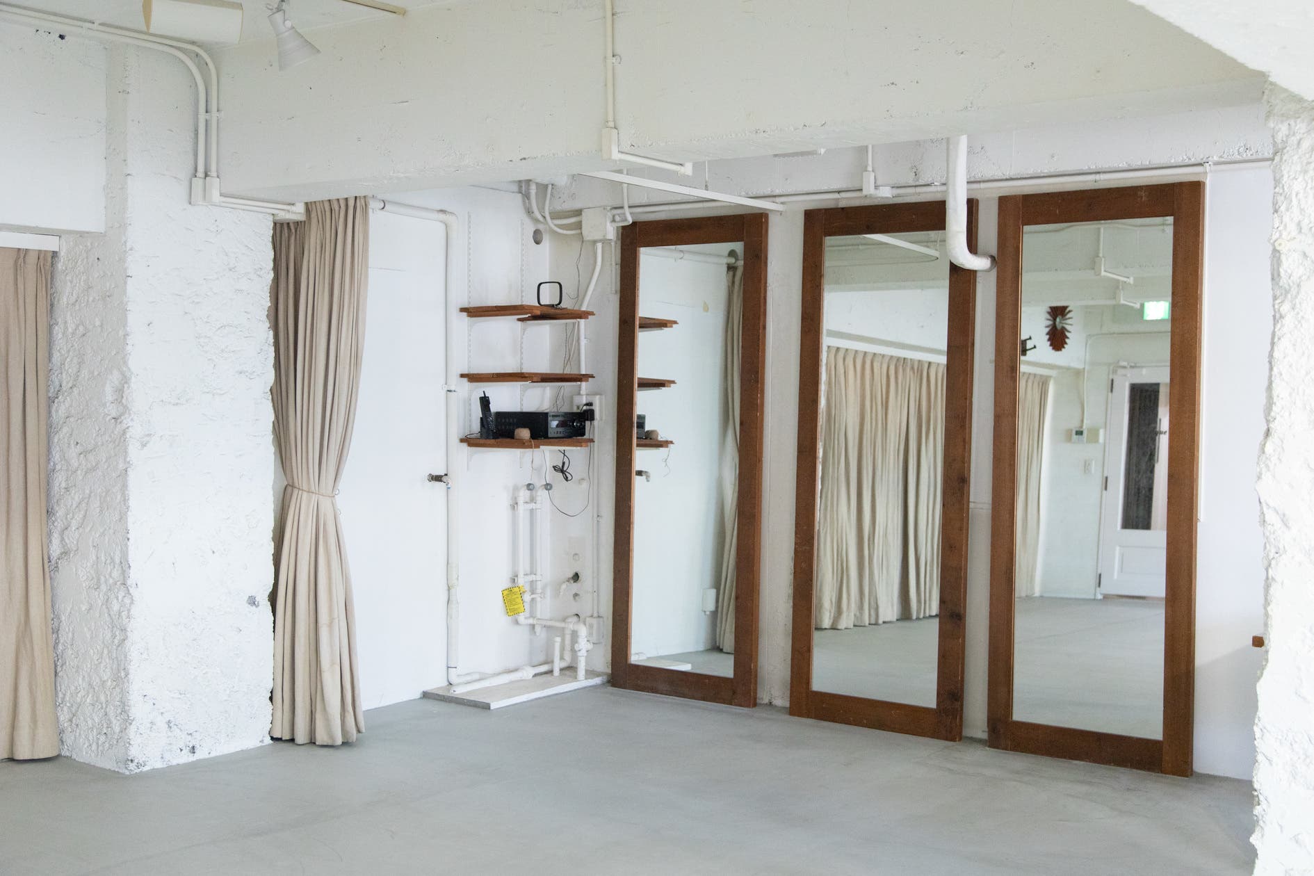 【恵比寿徒歩5分】ギャラリー、展示会等　フィッティングルーム有り、ラック貸し出し可能、白壁コンクリ床　64㎡ 4Fの写真6