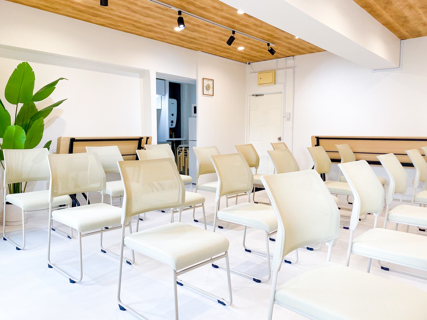 ＼NEW OPEN🎉／🟧セミナー・カジュアルパーティーにおすすめ🟧高性能プロジェクター🎥法人利用相談可！[80]の写真6