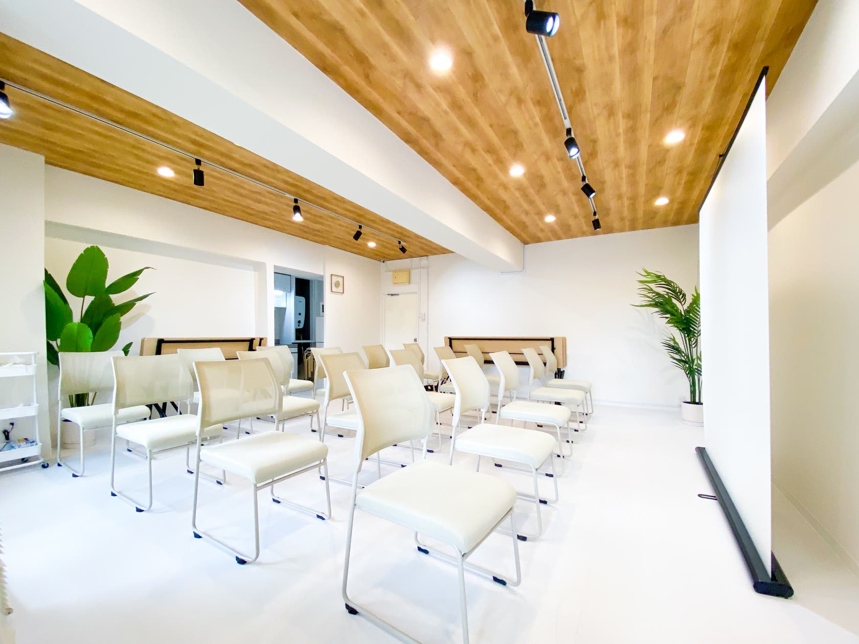 ＼NEW OPEN🎉／🟧セミナー・カジュアルパーティーにおすすめ🟧高性能プロジェクター🎥法人利用相談可！[80]の写真7