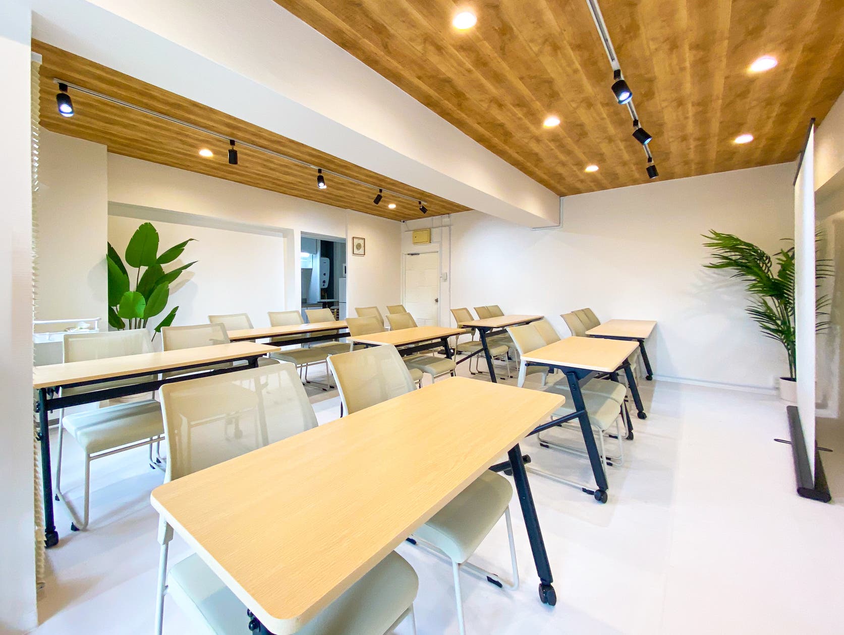 ＼NEW OPEN🎉／🟧セミナー・カジュアルパーティーにおすすめ🟧高性能プロジェクター🎥法人利用相談可！[80]の写真9