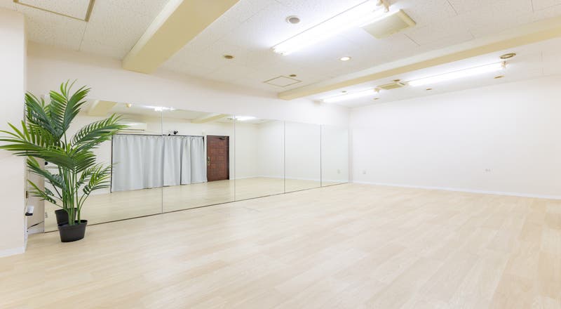 New🎊【京急川崎駅9分】45㎡の広々空間｜幅6mの大型鏡｜無料で使える備品多数