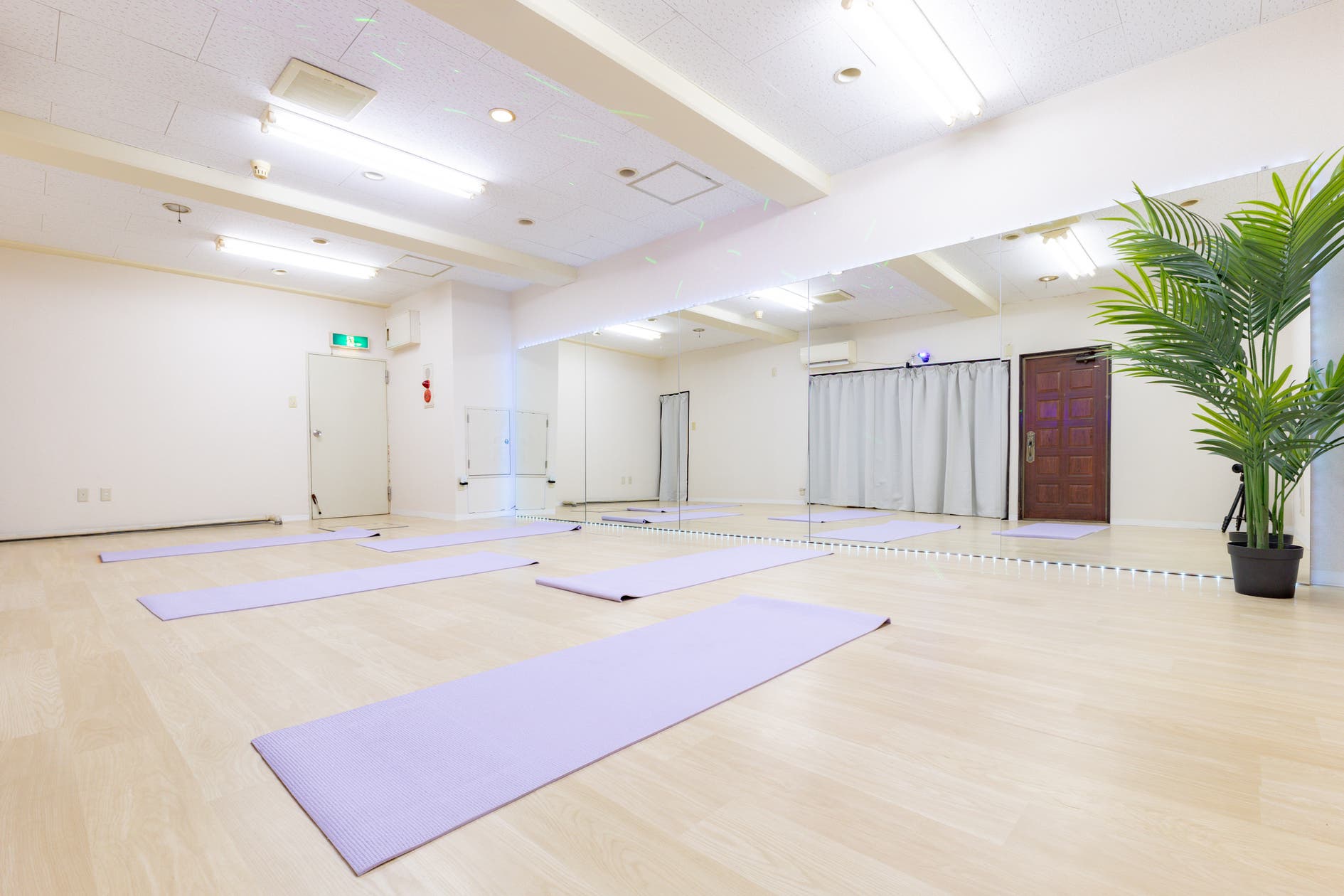 New🎊【京急川崎駅9分】45㎡の広々空間｜幅6mの大型鏡｜無料で使える備品多数の写真7