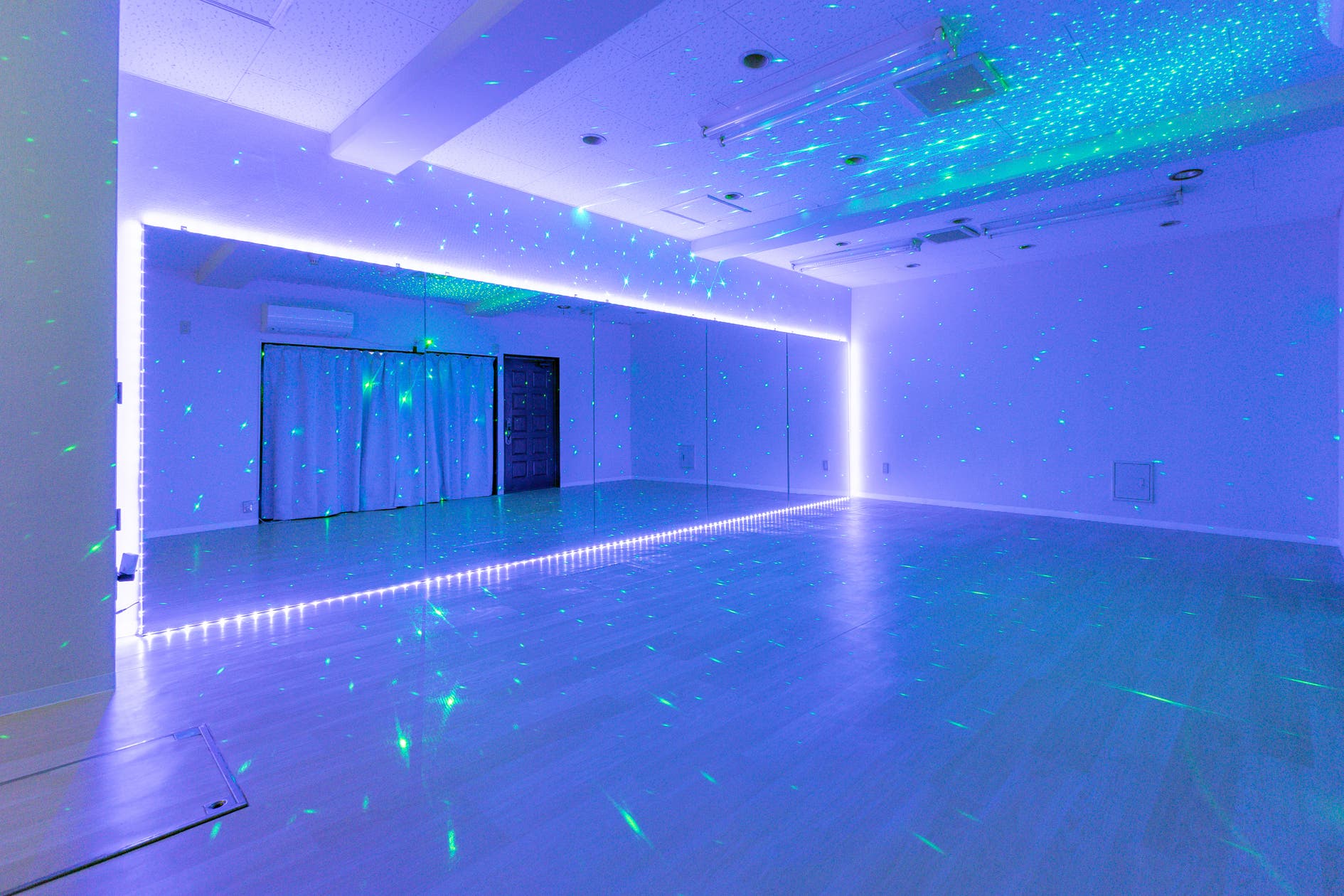 New🎊【京急川崎駅9分】45㎡の広々空間｜幅6mの大型鏡｜無料で使える備品多数の写真16