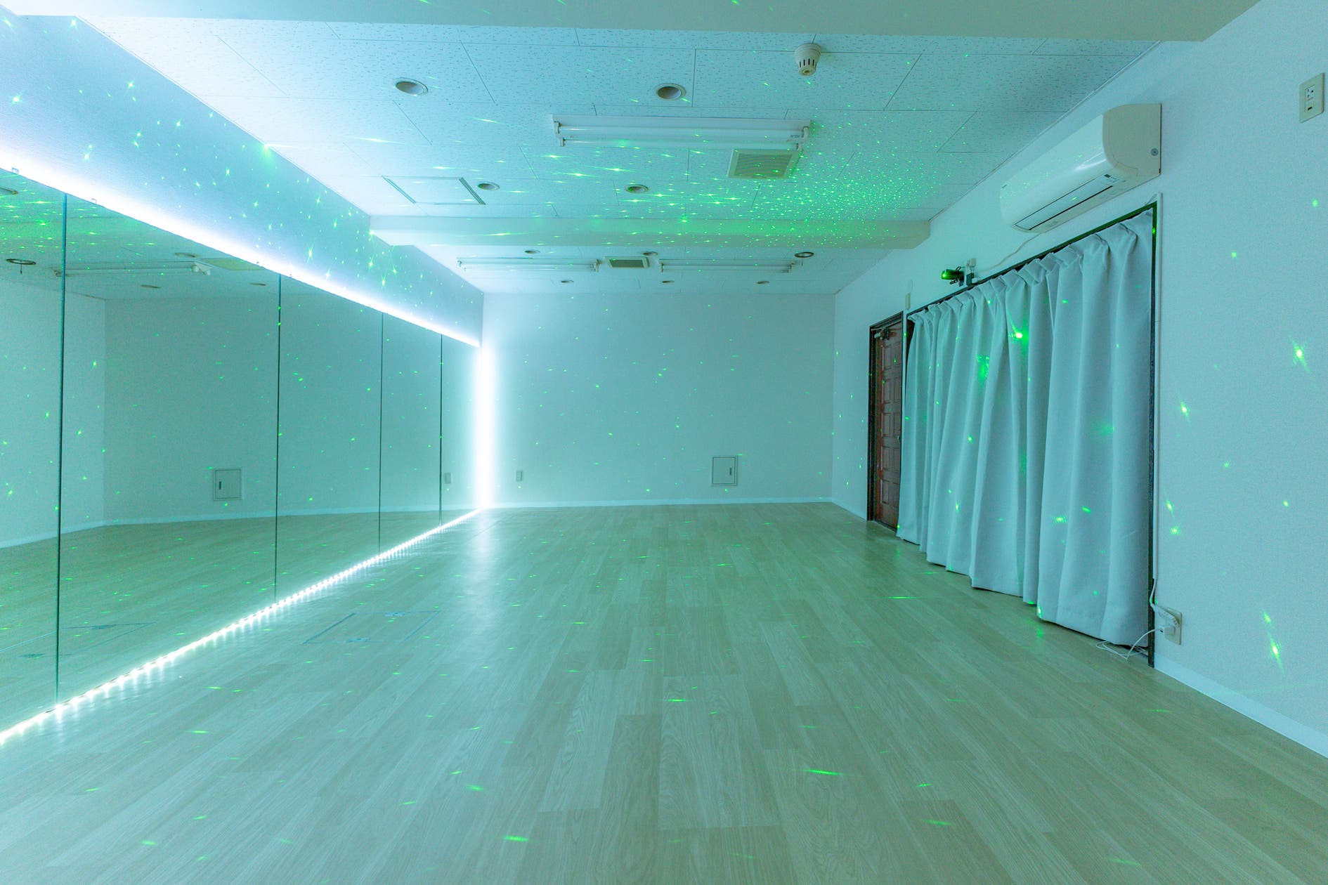 New🎊【京急川崎駅9分】45㎡の広々空間｜幅6mの大型鏡｜無料で使える備品多数の写真18