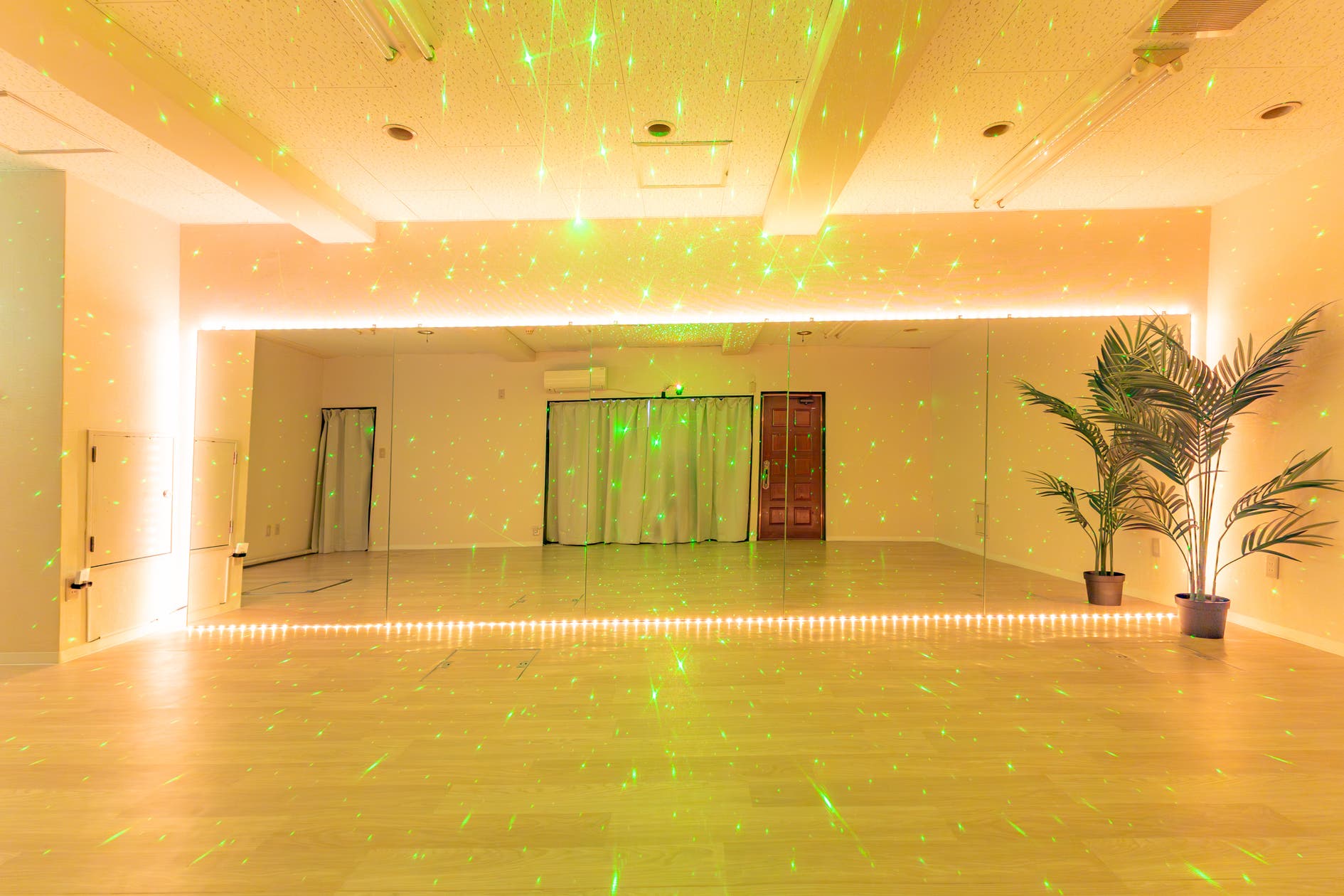 New🎊【京急川崎駅9分】45㎡の広々空間｜幅6mの大型鏡｜無料で使える備品多数の写真24