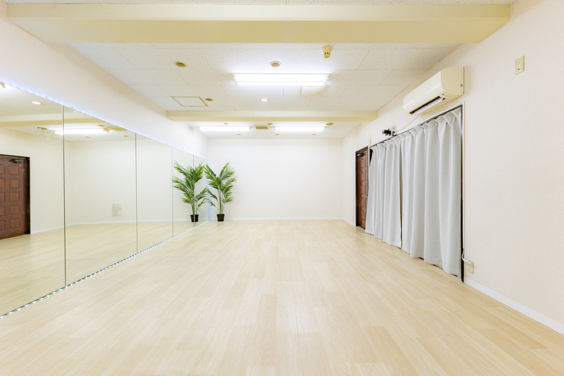 New🎊【京急川崎駅9分】45㎡の広々空間｜幅6mの大型鏡｜無料で使える備品多数の写真26