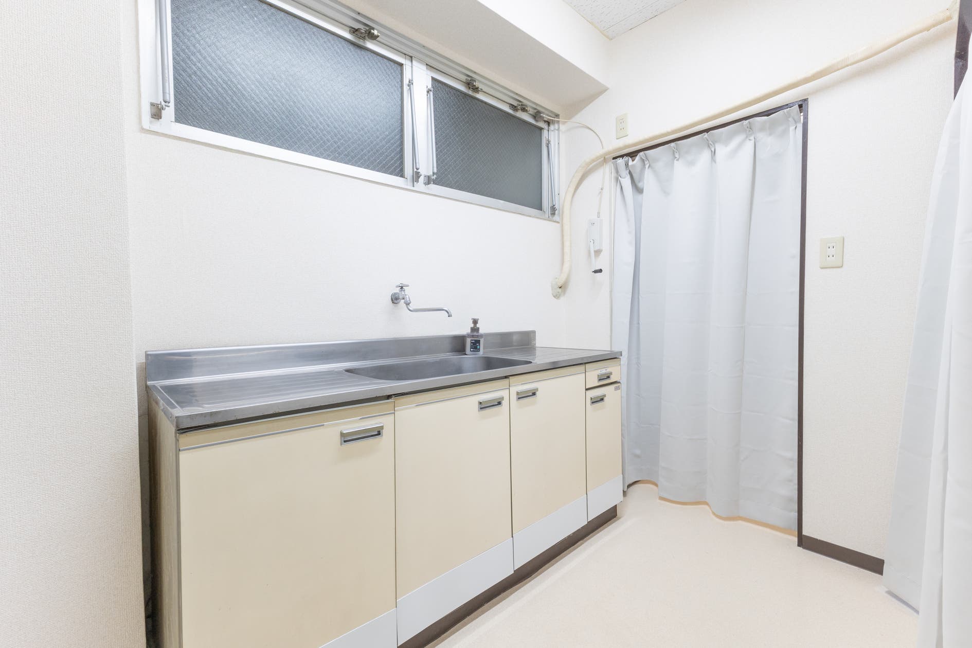 New🎊【京急川崎駅9分】45㎡の広々空間｜幅6mの大型鏡｜無料で使える備品多数の写真27