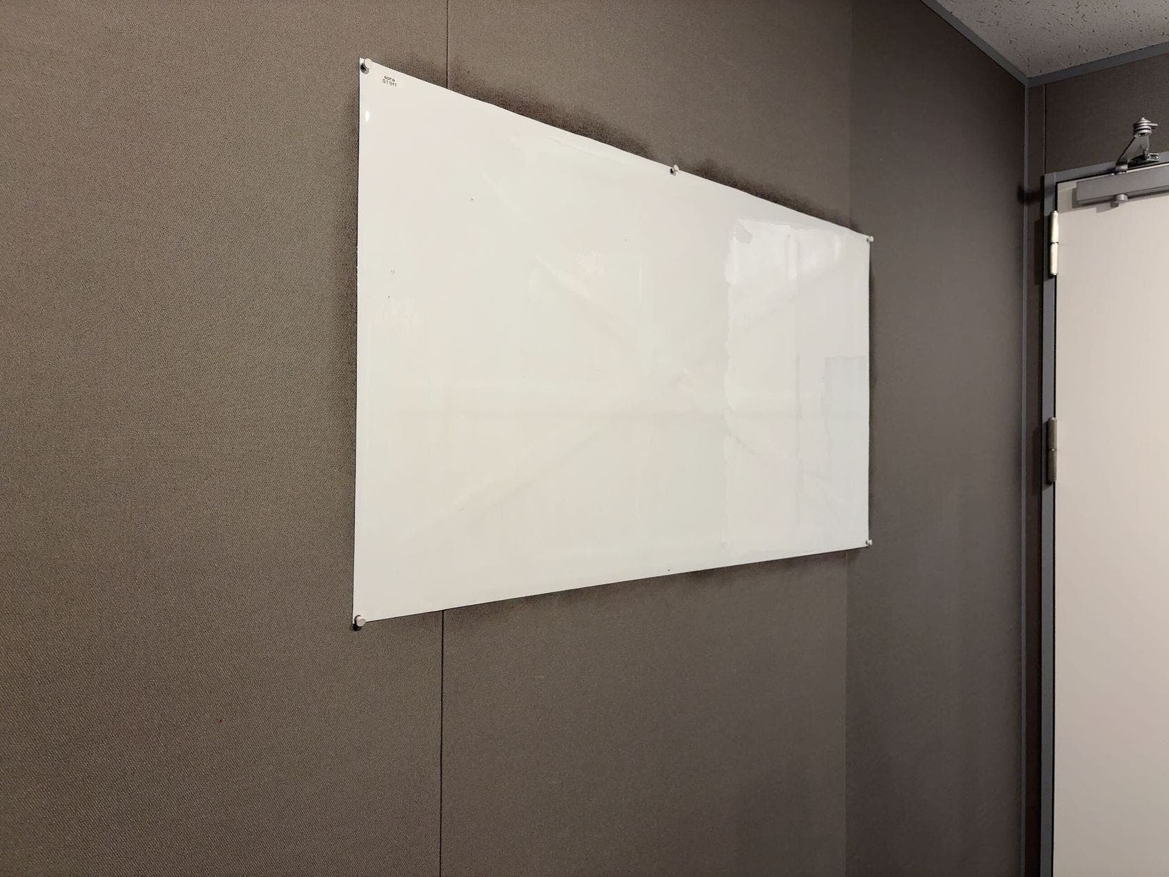 【渋谷駅徒歩6分】防音スタジオ（ルーム11）：楽器，歌唱，テレワークにも◎の写真3