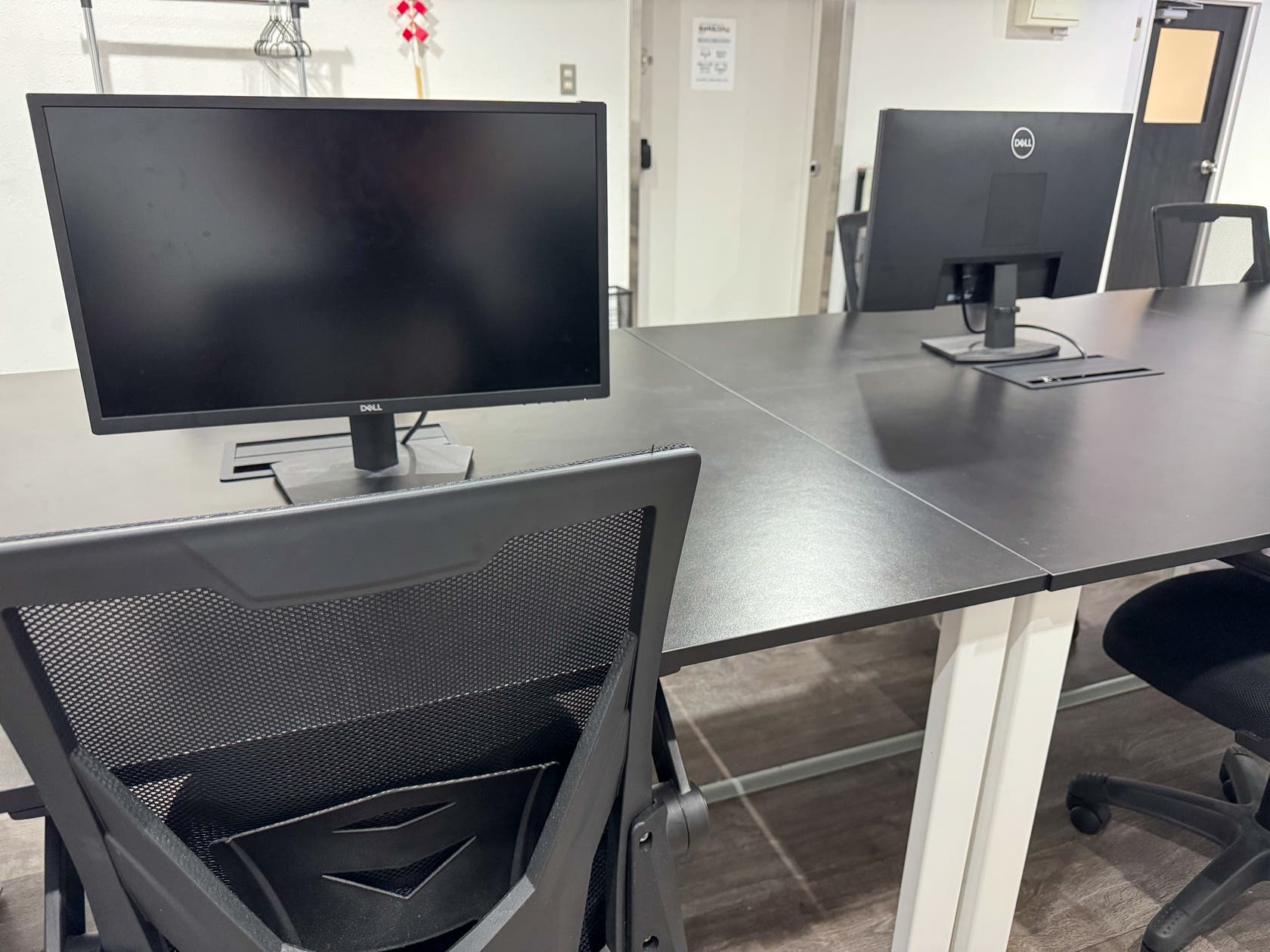 【ドロップイン予約】鹿児島中央駅・天文館から徒歩圏内！モニター常設・高速Wi-Fi完備の気楽に使えるコワーキングスペース②の写真5