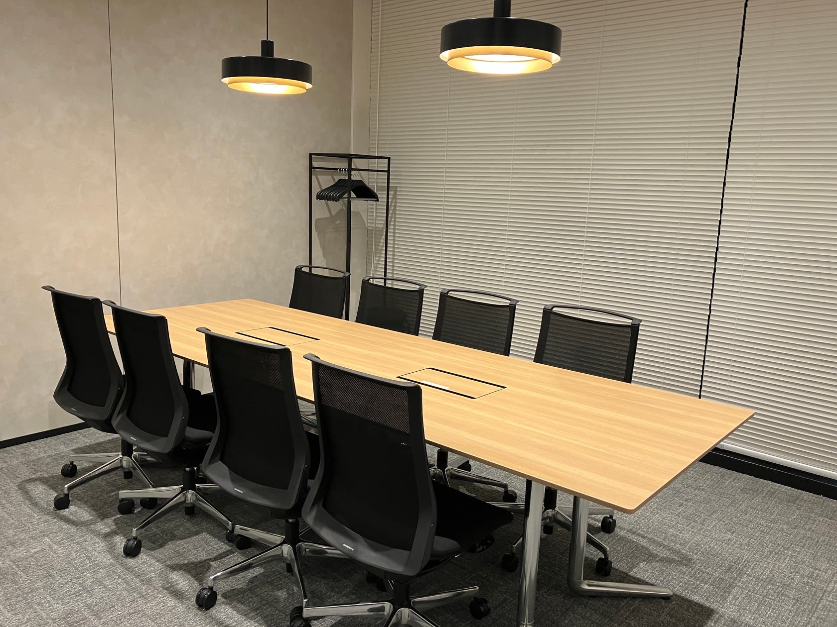 会議室 03(8名)の写真1