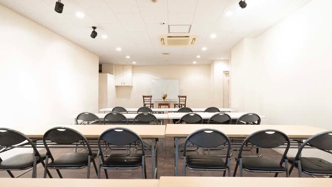 【駅近/下北沢駅徒歩30秒/50㎡】《ブルマンスペース》最大40名/Wi-Fi無料/セミナー/会議/ミーティングの写真6