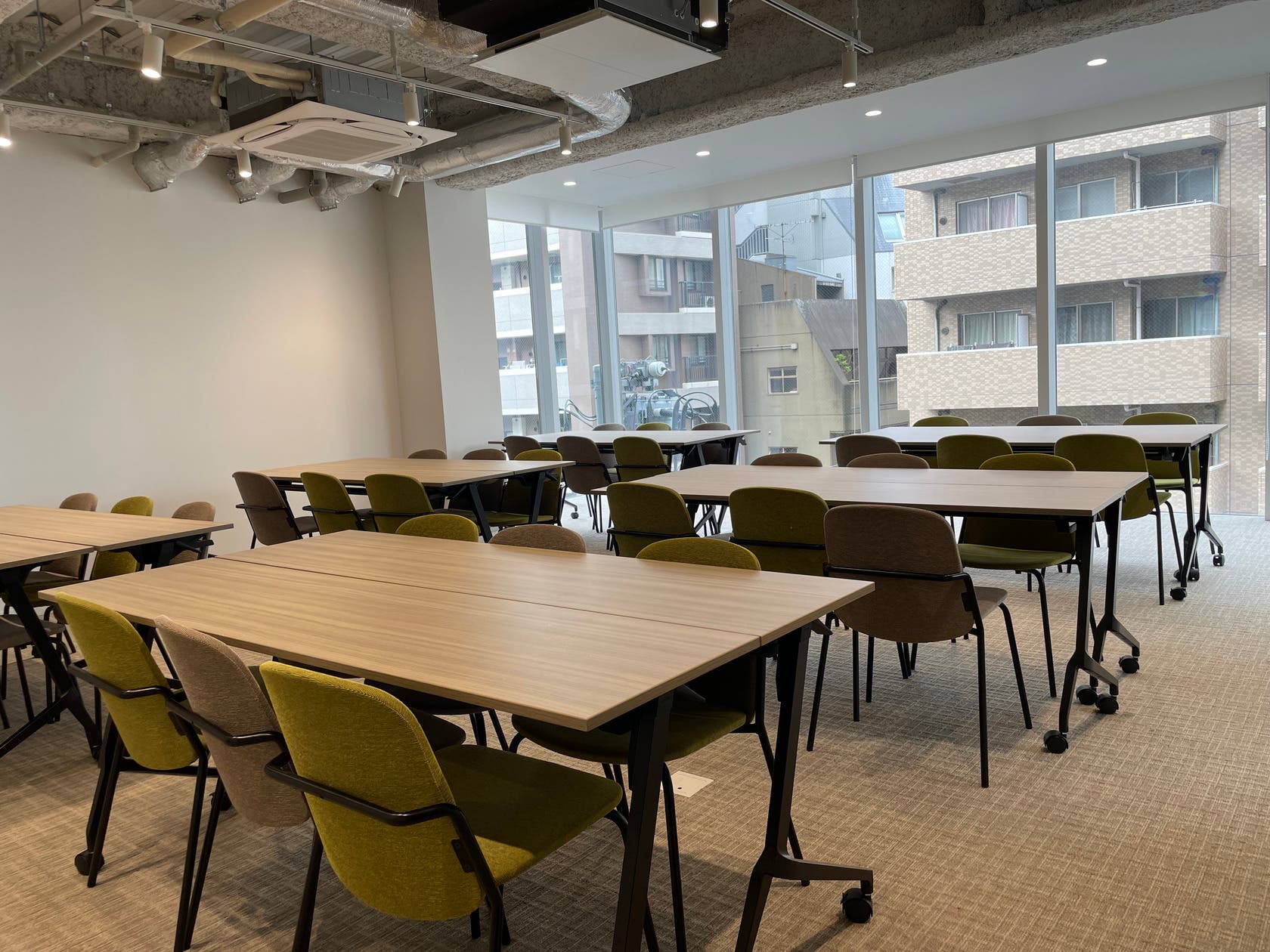 会議やワークショップ、撮影スペースなど。用途に応じ自由に使えるレンタルスペース！の写真5